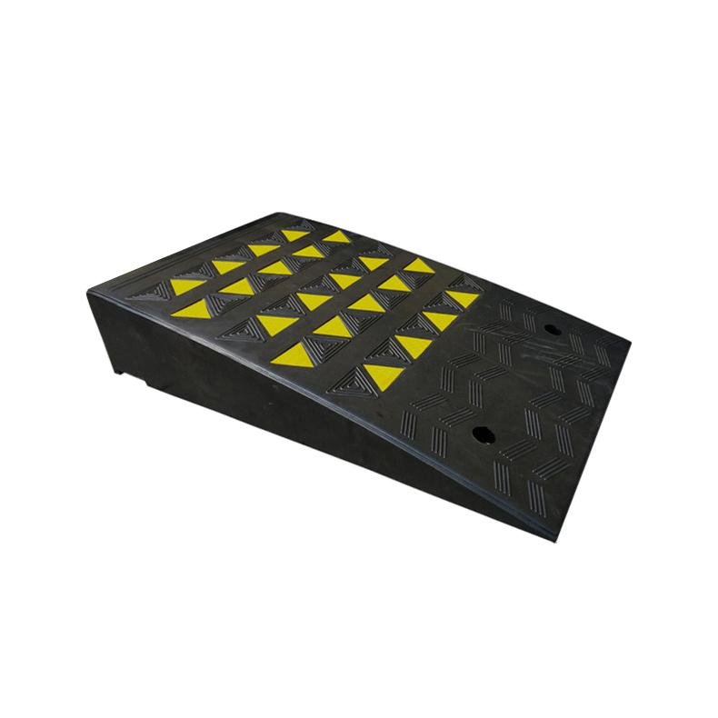 Heavy Duty Rubber Leveling Kerb Ramp 10T - 170mmH - BUY ONLINE ...